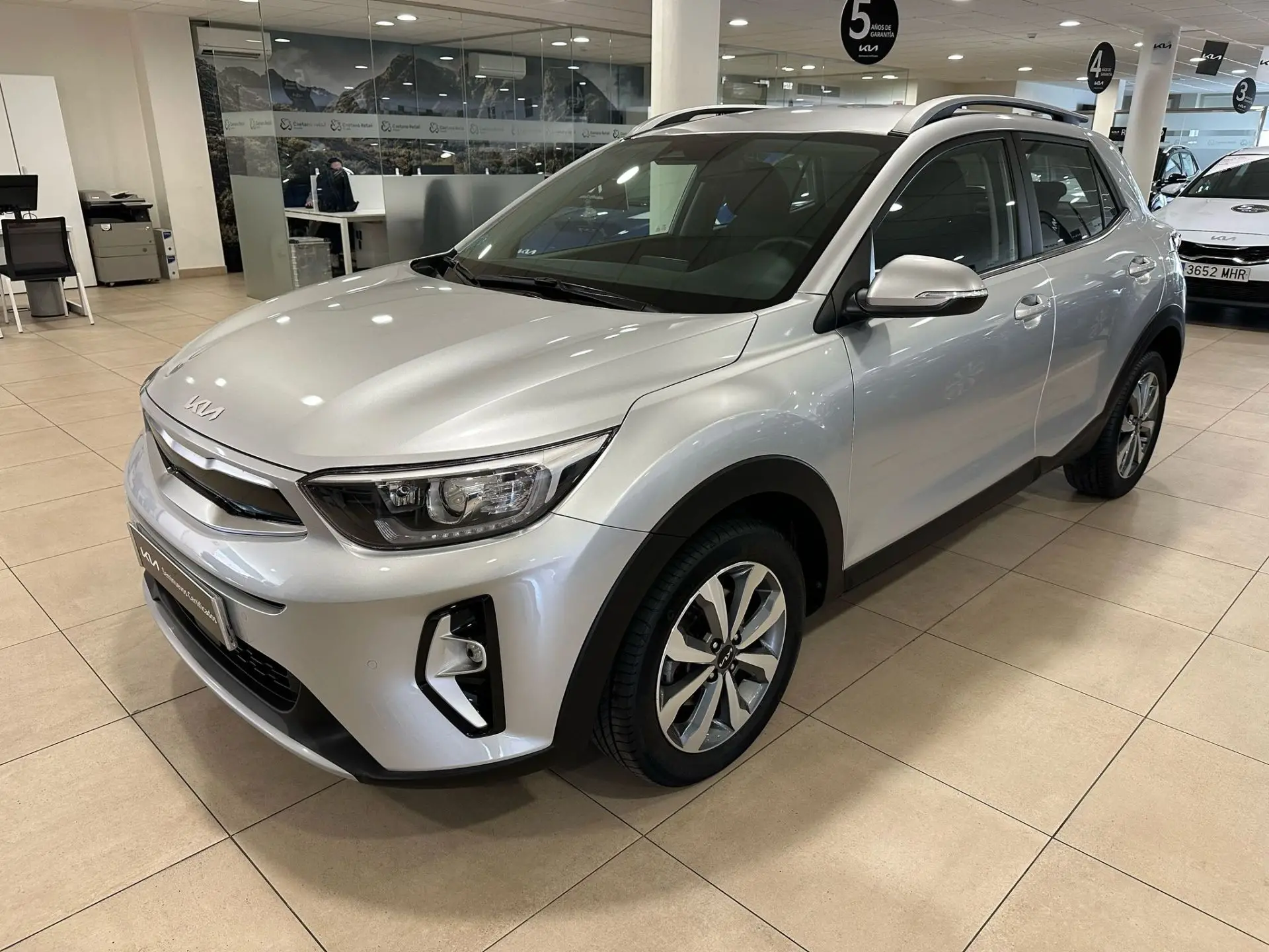 Kia Stonic 1.0 T-GDi 74kW (100CV) MHEV MT Drive - Caetano Retail